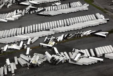 America Hit By Deadly Tornados As Worst Storm Outbreak In 40 Years Cuts Through South Freeones