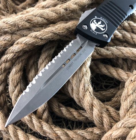 Combat Troodon - The Knifemaker