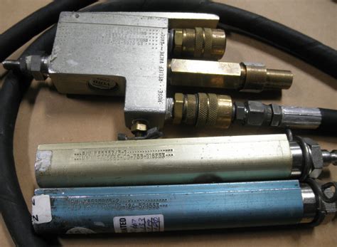 6685 00 124 4336 Used Tire Inflator Assembly 2 Gauges Milton M85352 1