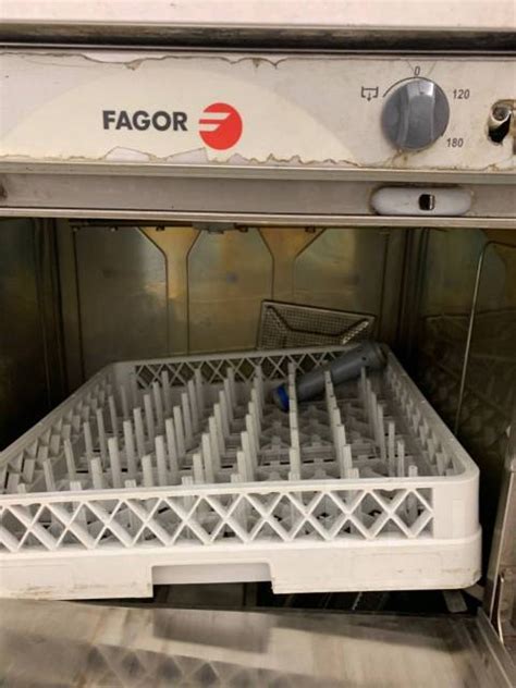 Посудомоечная Машина промышленная б у в наличии Цена 25 000₽ во Владивостоке