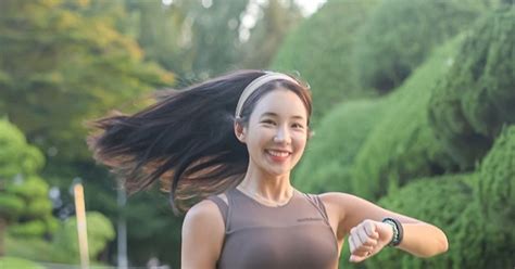 이랜드 로이드 운동하는 아나운서 박지혜와 1일1러닝챌린지 공개