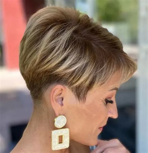 50 Best Pixie Cuts For Women Over 50