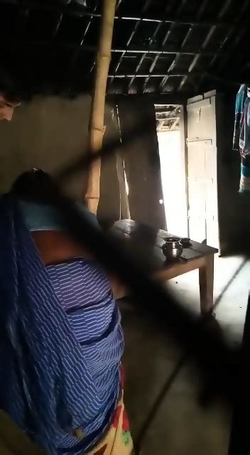 i fuck my mami when mama is just outside the door and record that