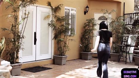 Deepthroating Hairypussy Pornstar Slut Fucked On The Couch