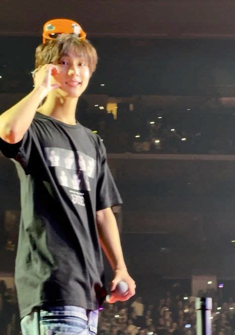 Pin Oleh H A E M O R I Di E N H Y P E N Pria Tampan Gambar Pacar Fotografi Perjalanan