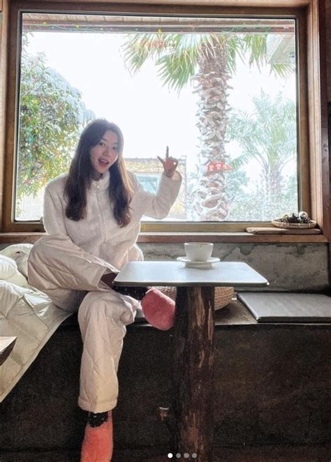 폭설에 미소짓는 박한별 제주 카페 딱 겨울왕국 실사판 “와 부럽다” 손에 잡히는 뉴스 눈에 보이는 뉴스 뉴스엔