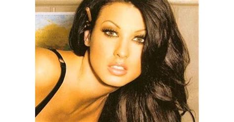 Най горещата жена на света е Мишел Кийгън галерия