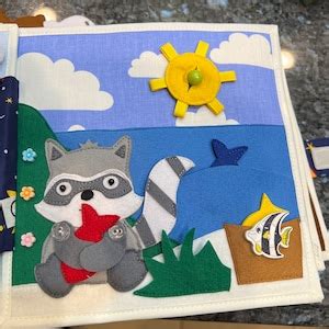 Малыш занят книга Монтессори персонализированная игрушка для - Etsy
