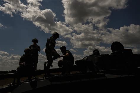 Володимир Зеленський On Twitter Світ вірить в Україну Світ надихається нашою сміливістю