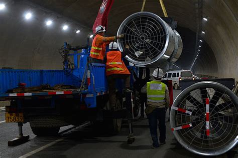 贵州艺术摄影家“走进盘兴高速” 贵州旅游在线