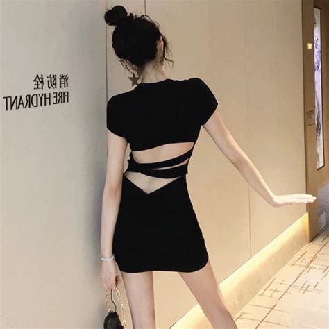 마리그램 심플 블랙 라운드넥 반팔 뒤태반전 스판 타이트 원피스