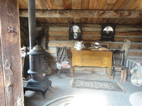 Inside An 1880s Home Rustic Cabin Interiors Farmhouse Primitive