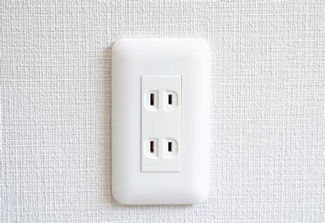 エアコンの専用コンセントの形状が違う！変更工事が必要？取付の注意点 おいくらマガジン不用品のリサイクル・高く売るコツ教えます