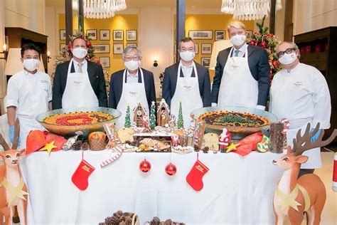 สุทธิเกียรติ จิราธิวัฒน์ นำทีมทำเค้กสโตเลนฉลองเทศกาลคริสต์มาส Ryt9