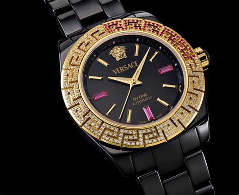 Специальная серия от легендарного бренда Versace: бриллиантовые часы ...