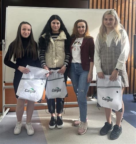 УНСС Представяне на стажантските програми на „Каргил България“ пред студенти от