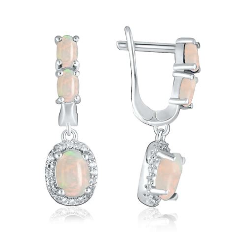 Елегантни Сребърни Обеци с Овален Опал в Обков от Циркони