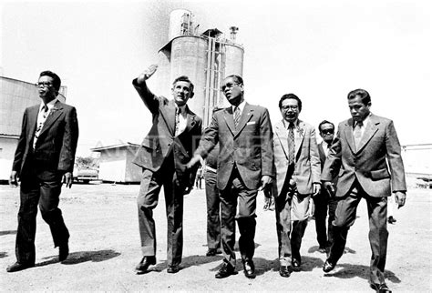 Menteri Perindustrian Meresmikan Pabrik Semen Cibinong Antara Foto