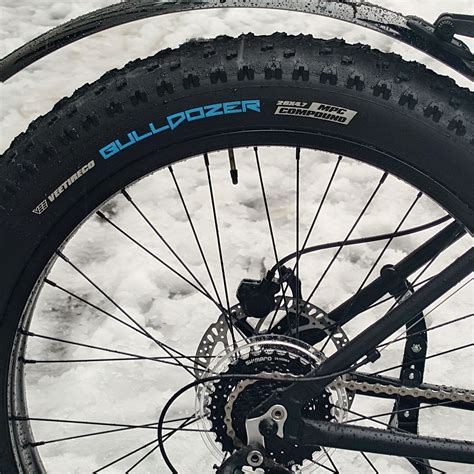 ファットバイク スパイクタイヤ 札幌 雪道 自転車 安い E Bike Lov Lov