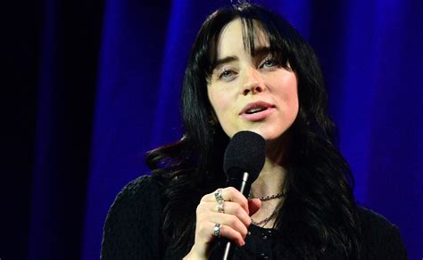 Billie Eilish Says She Deleted All Social Media Apps…