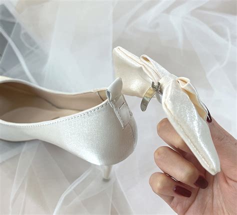 시크치노 당일배송 루니엘 8cm 새틴 리본 화이트 결혼식 웨딩 구두 1color