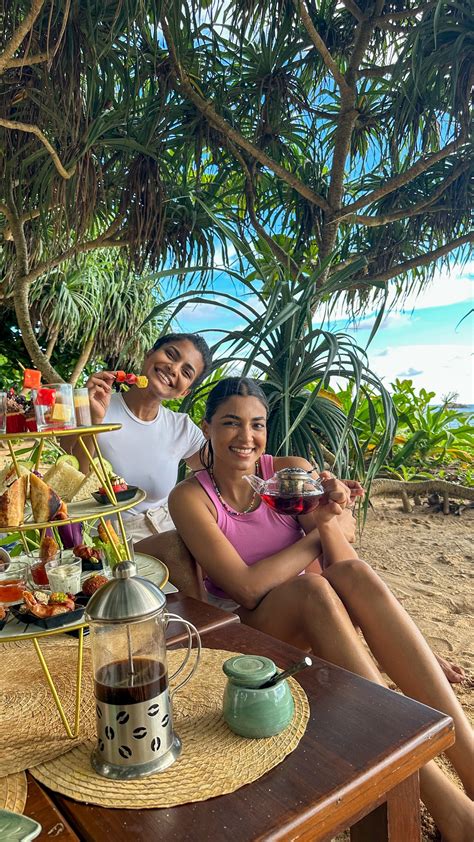 Senuri Rupasinghe Share With Your Travel Buddy For Your Next Trip 🇱🇰☀