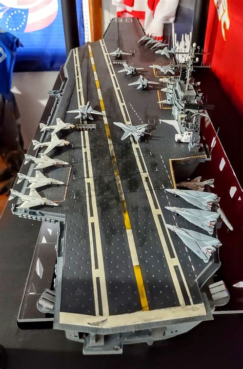 Uss Nimitz Cvn68 1975 Aircraft Carrier Plastic Model Military Ship