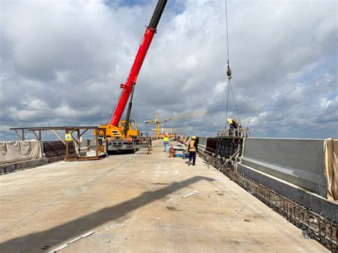 គម្រោងសាងសង់ស្ពានឆ្លងកាត់ទន្លេមេគង្គខេត្តក្រចេះ សម្រេចលទ្ធផល ៩៤ ១០ ភាគរយ