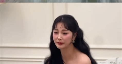 ‘촬영감독♥ 안혜경 가슴골 드러낸 드레스 입고 글래머 인증