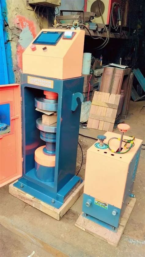 Digital KN Semi Automatic Compression Testing Machine Capacity Kg At In New