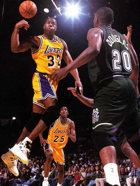 How To Do A No Look Pass In Basketball