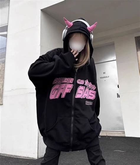 تصاویر ۱۰ مدل سویشرت دخترانه شیک را ببینید سویشرت دخترانه اسپرت جدید