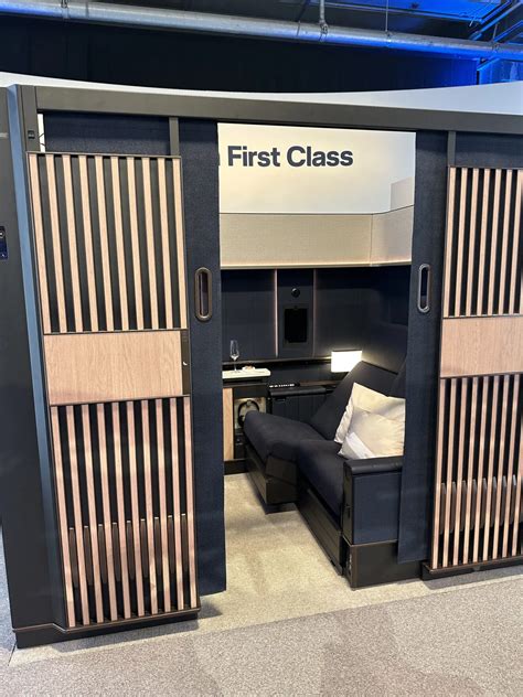 Allegris First Class Moves The Lufthansa Premium Product Needlerunway Girl