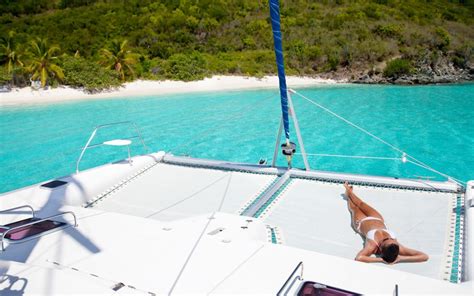 The Differences Between Sailboat And Catamaran Book2sail