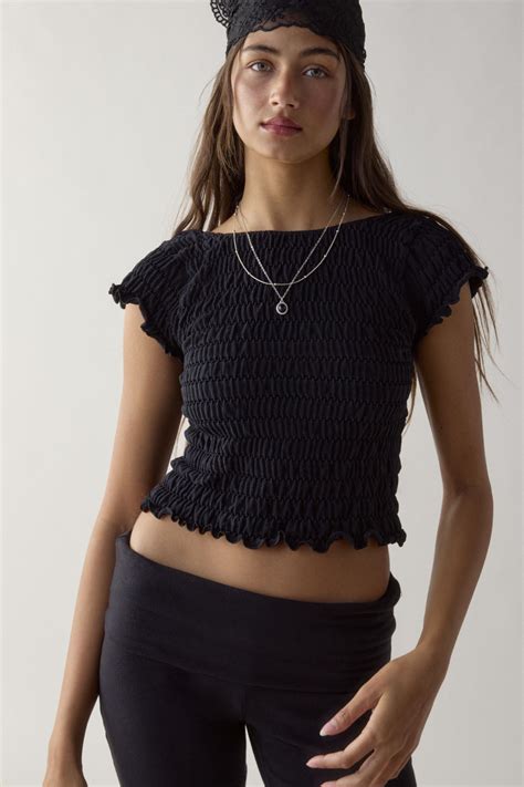 아웃프롬언더 아웃 프롬 언더 스모크 로우백 베이비 티 위시버킷