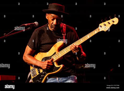 Marcus Miller Musikbild Fotos Und Bildmaterial In Hoher Auflösung Alamy