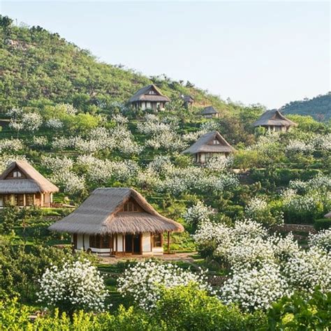 Free Idyllic Rural Retreat Image Rural Retreat Thatched Download