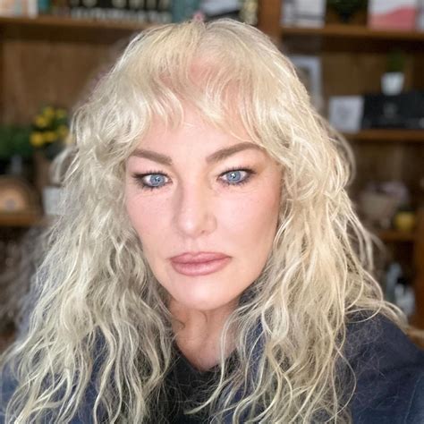 Aimee Larrisons Postlemon8