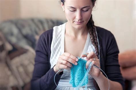 strikking for nybegynnere viktige tips og triks for å komme i gang