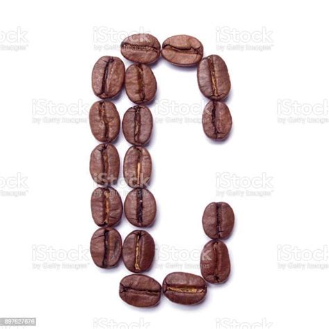흰색 배경에 고립 된 알파벳에서 커피 콩의 편지 C 클로즈업 알파벳에 대한 스톡 사진 및 기타 이미지 알파벳 커피 콩 0명 Istock