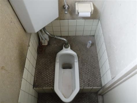 カラーは ヤフオク 和式トイレ改修用便器 和風便器から洋風便器へリ スペースを
