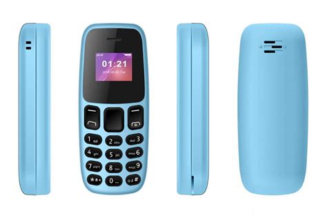 Miniaturní mobil snadno schováte do dlaně. Funkce ale nepostrádá