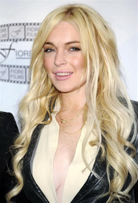 Lindsay Lohan Braless Showing Side Boob At The Gotti Three Generations Press Co Porn Pictures