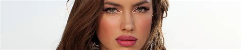 1920x400 Resolution Irina Shayk Cute Pose 1920x400 Resolution Wallpaper