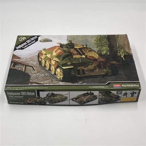 Jagdpanzer 38t Hetzer Late Production Version Academy No 13230