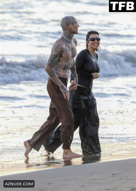 Kourtney Kardashian Sexy Seen Flaunting Her Hot Figure Alongside Travis Barker Celebrating Their