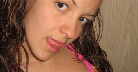 Layla Y Vanesa Quien Quiere Follarme La Chupo Bien