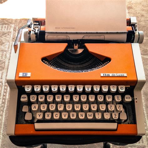 UNIS tbm de Luxe - Made in Yugoslavia : r/typewriters