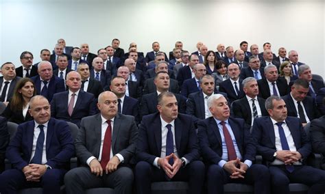 შინაგან პრემიერ მინისტრმა ირაკლი კობახიძემ შინაგან საქმეთა სამინისტროს თანამშრომლებს უწყების