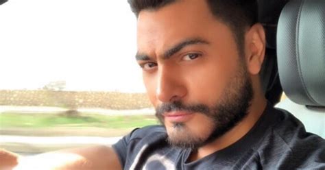 فلاش باككليب عمري ابتدا تغيير عن كليبات تامر حسني السابقة Et بالعربي